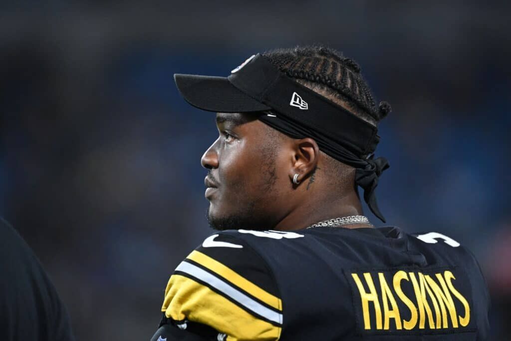 Former first-round pick QB Dwayne Haskins Jr. dies after being hit by ...