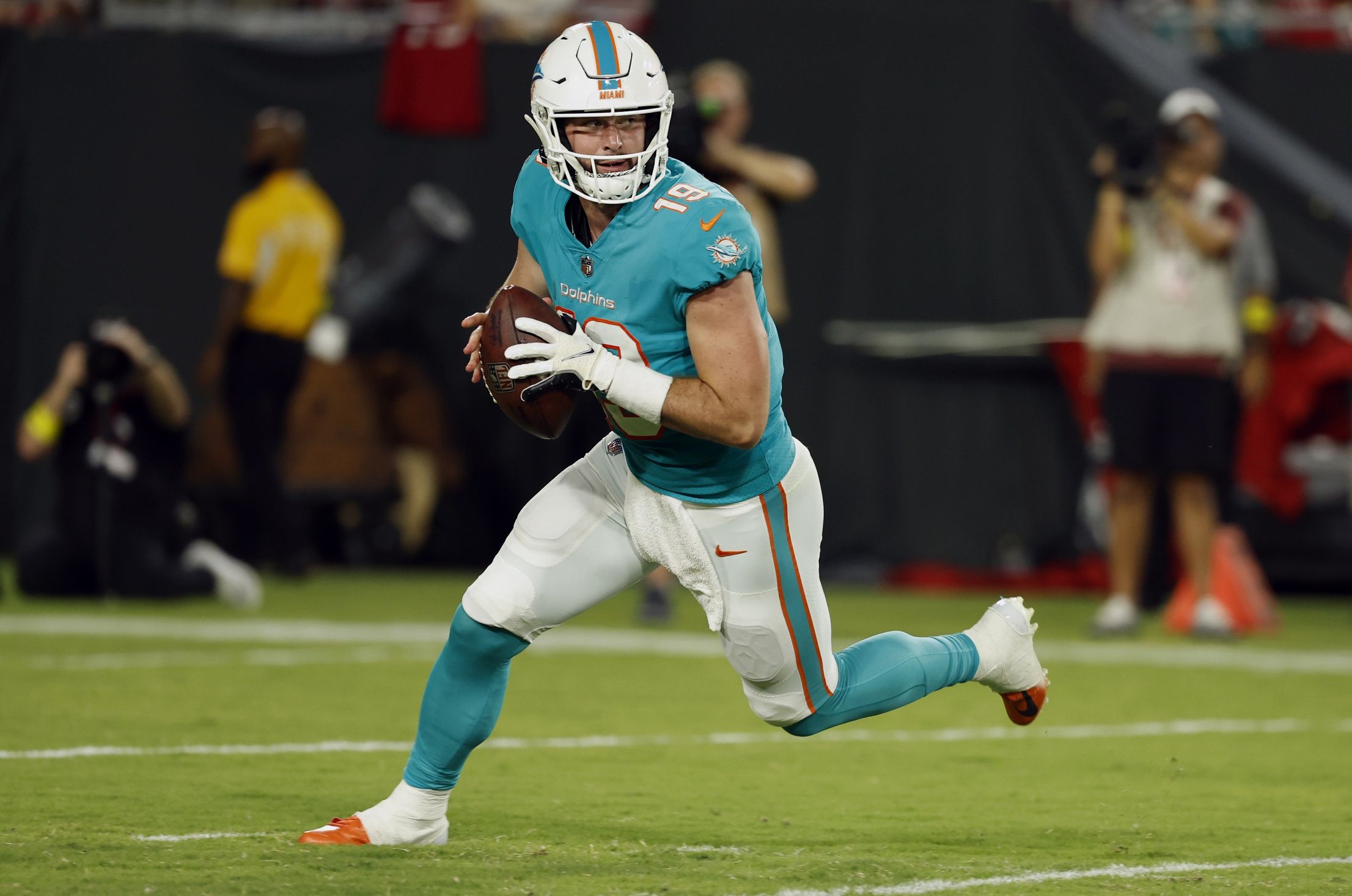 Saturday NFL DFS picks: Top plays include Skylar Thompson, Jerome Ford ...