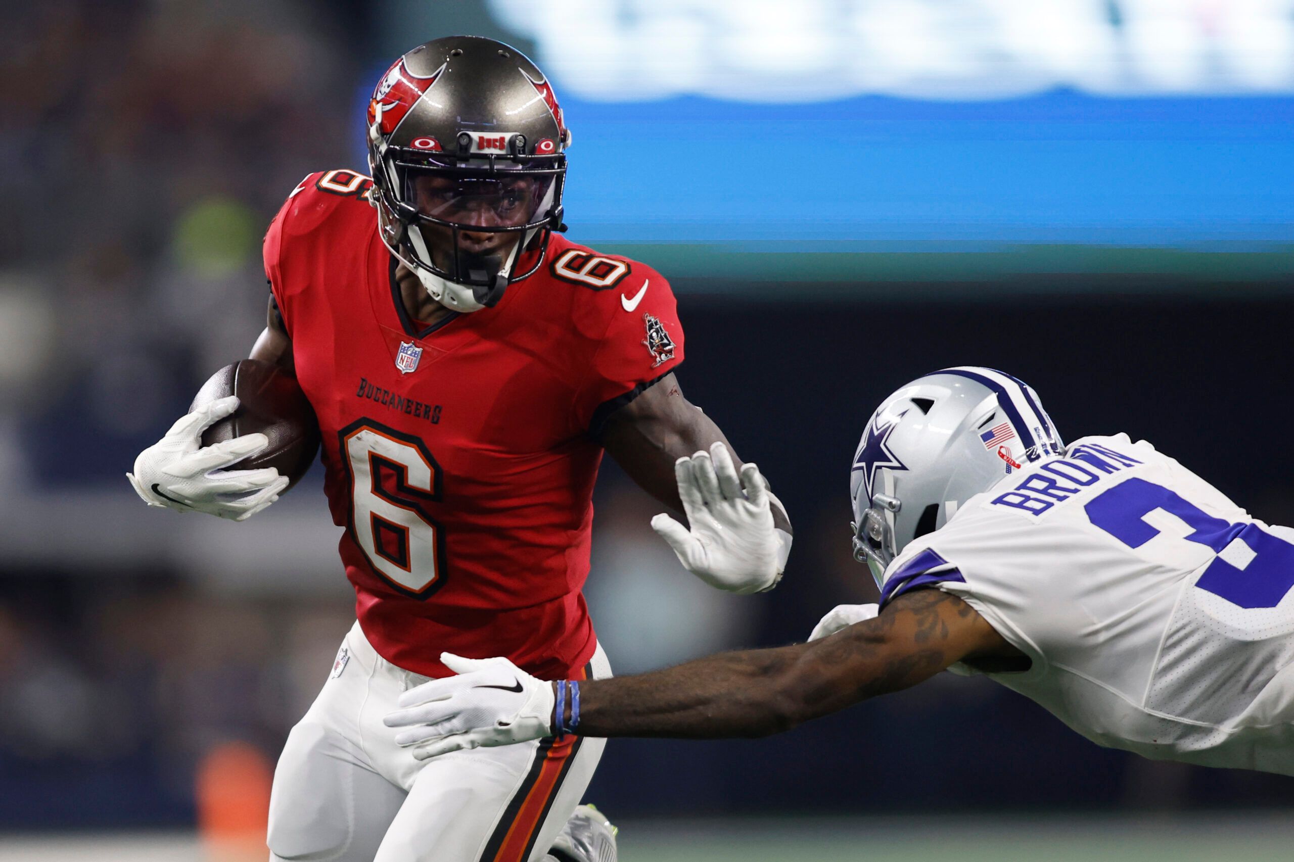 Is Buccaneers WR Julio Jones playing today vs. the Saints?