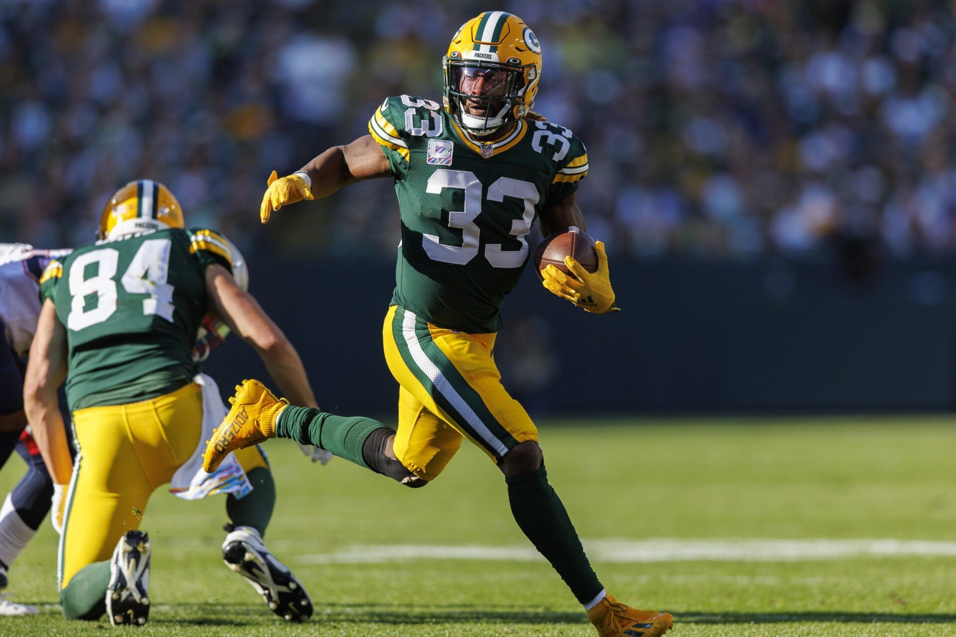 Top Packers vs. Jets DFS Lineup: Go Big With Aaron Jones and Breece Hall, Go Small With C.J. Uzomah