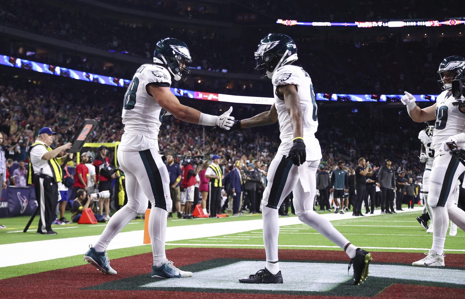 Top Anytime TD Scorer Predictions Week 10: Expect Many End-Zone ...