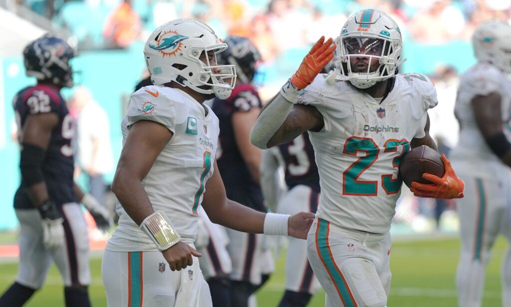 Will the Dolphins Re-Sign Jeff Wilson Jr.? Why Wilson's Contract Should ...