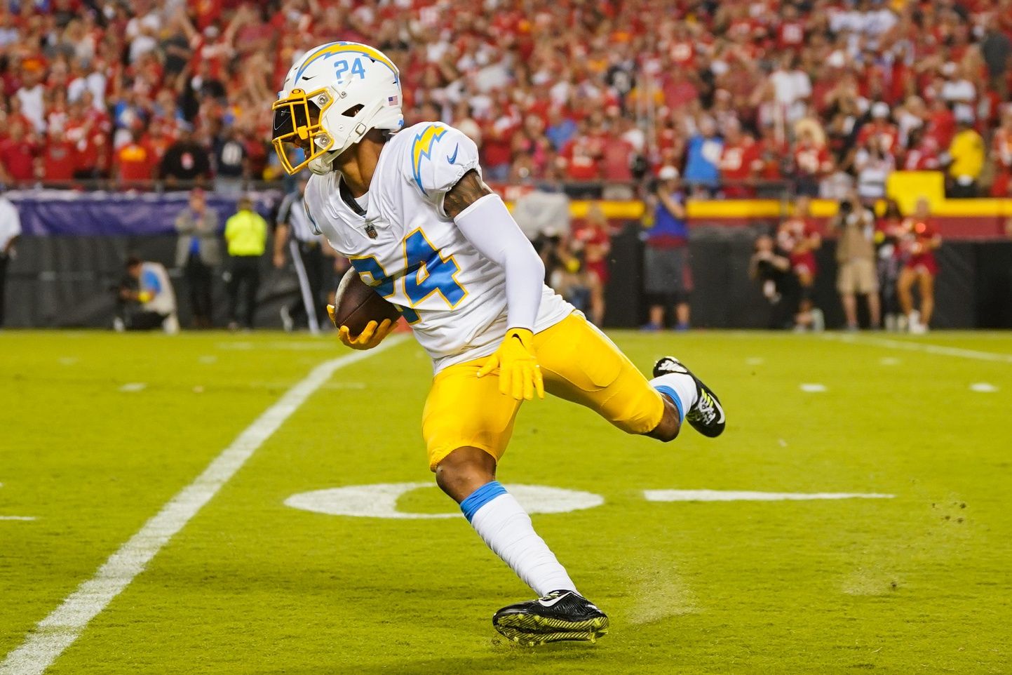Will the Chargers Re-Sign Nasir Adderley in 2023? Los Angeles' Options ...