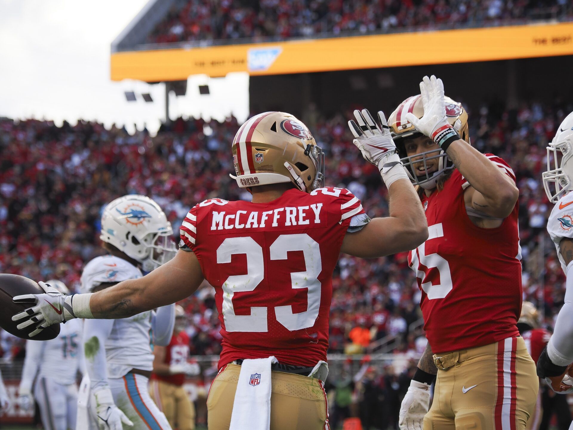 RB Injury Report Week 14: D'Andre Swift, Christian McCaffrey, D'Onta ...
