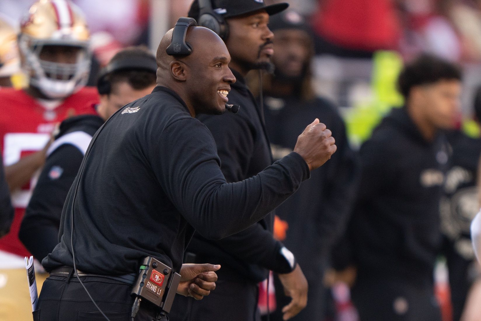 NFL Assistant Coach of the Year Award: DeMeco Ryans Named Winner for ...