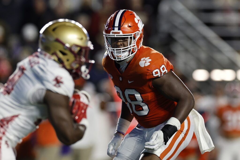 Broback's 3-Round 2023 NFL Mock Draft: Aidan Hutchinson and Myles ...