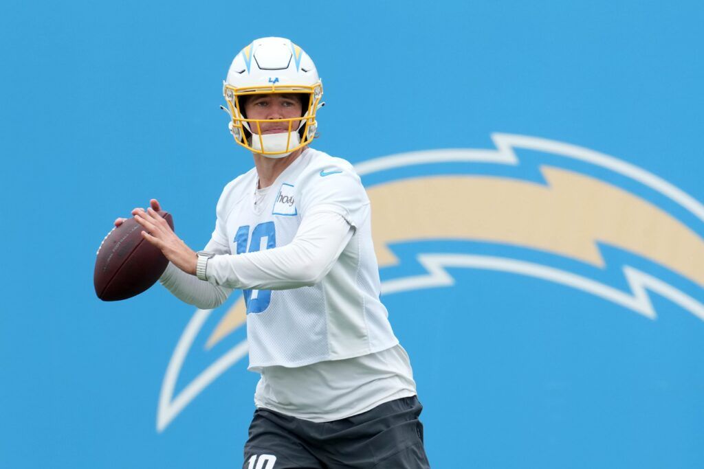 Justin Herbert Injury Update: Will the Chargers' QB Be Healthy by ...