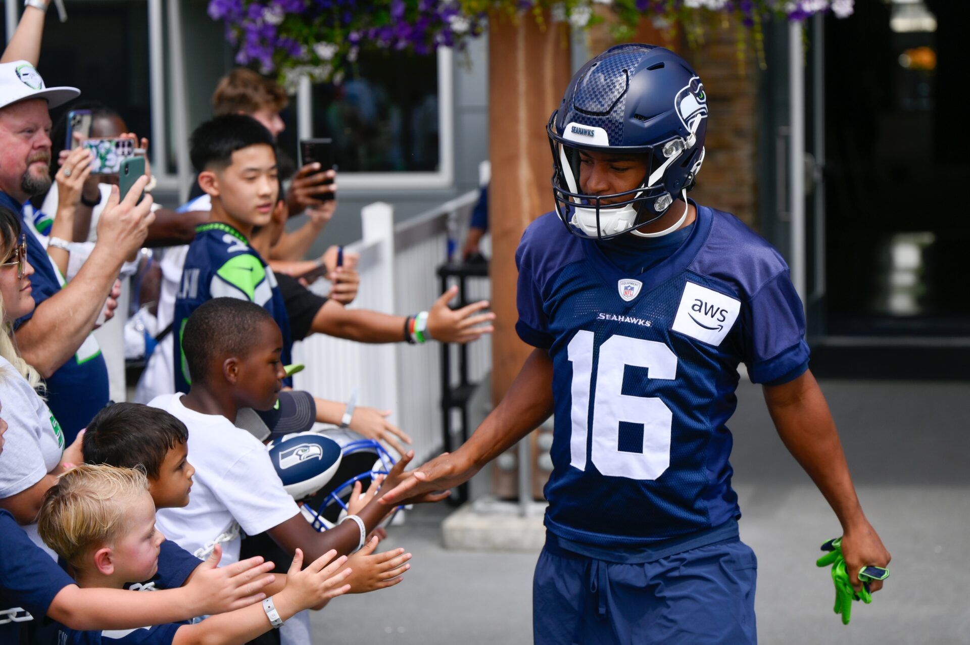 Tyler Lockett Fantasy Outlook: Can He Be a Top-25 Fantasy Football ...