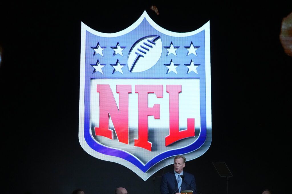 When Is the NFL Trade Deadline? Everything to Know About the 2024 Trade ...