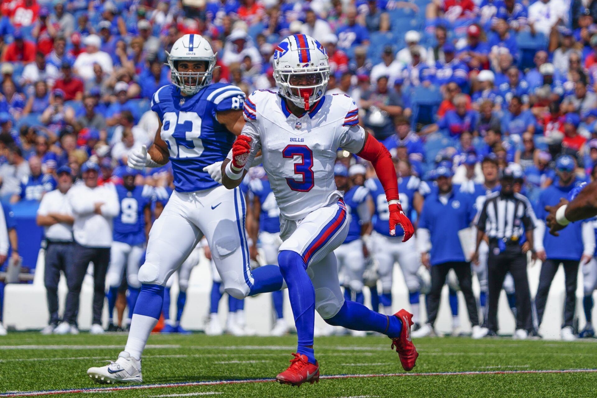 'Pretty Freaking Awesome' -- NFL World Reacts to Damar Hamlin's Return