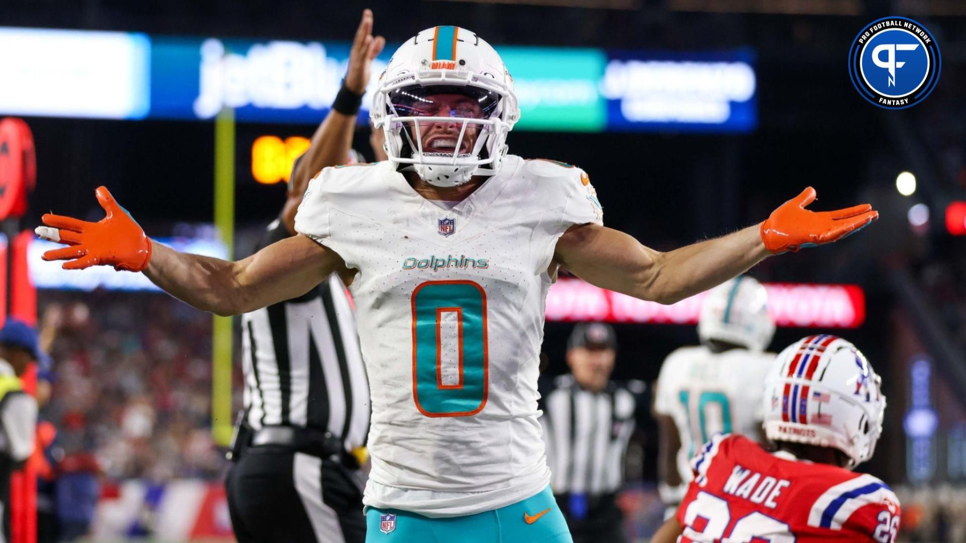 Should You Start Jaylen Waddle or Braxton Berrios in Fantasy Football ...