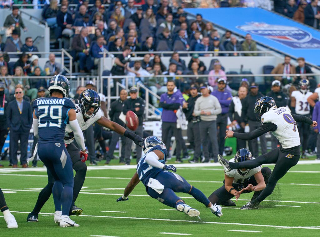What’s the Rule When a Ball Goes Over the Uprights on a Field Goal Attempt?