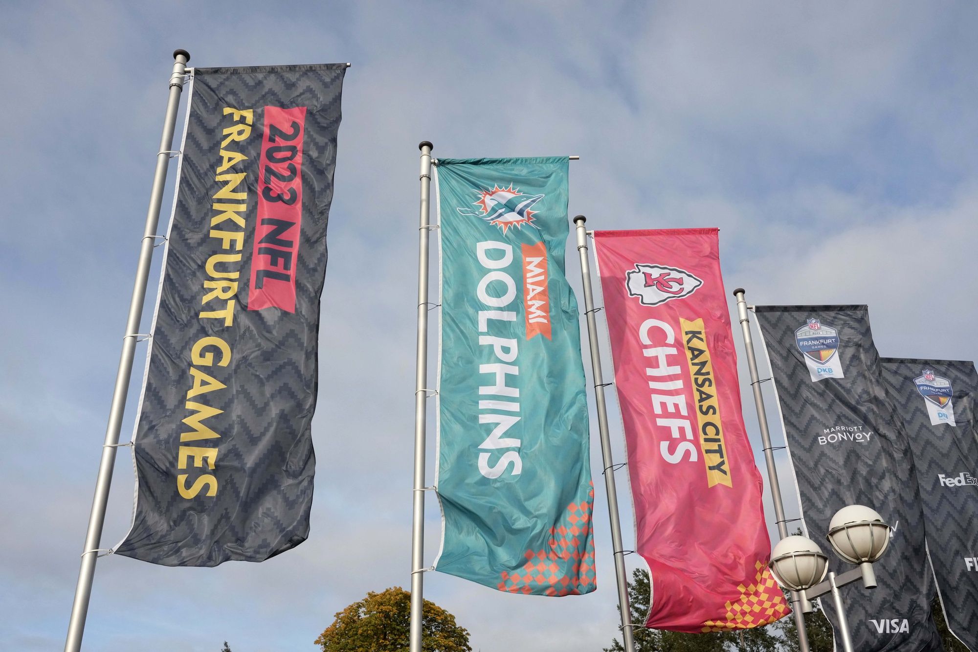What Time Is the Frankfurt Game Today? Dolphins vs. Chiefs Live Stream ...