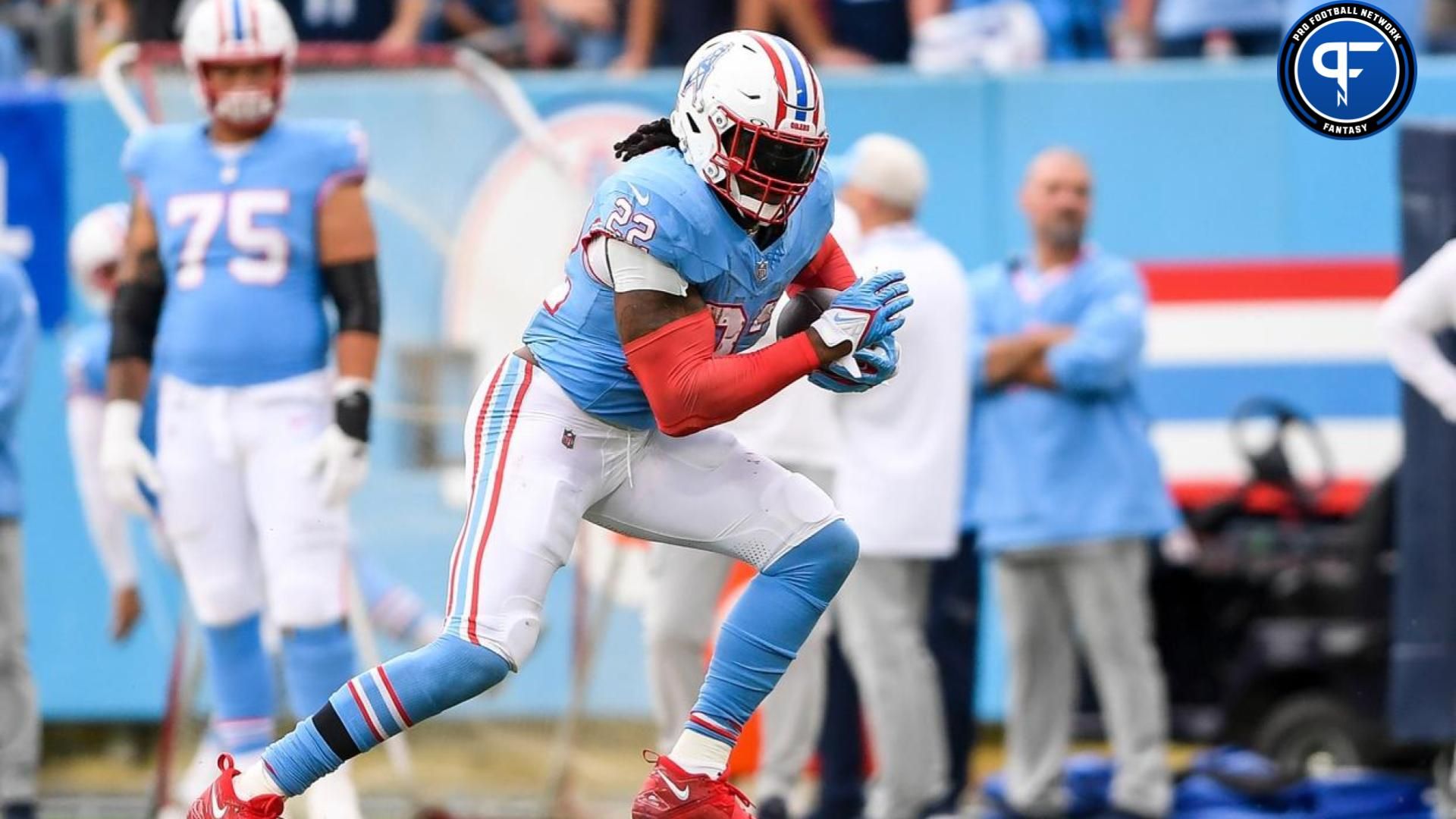 Should You Start Derrick Henry or Kenneth Walker in Fantasy Football ...