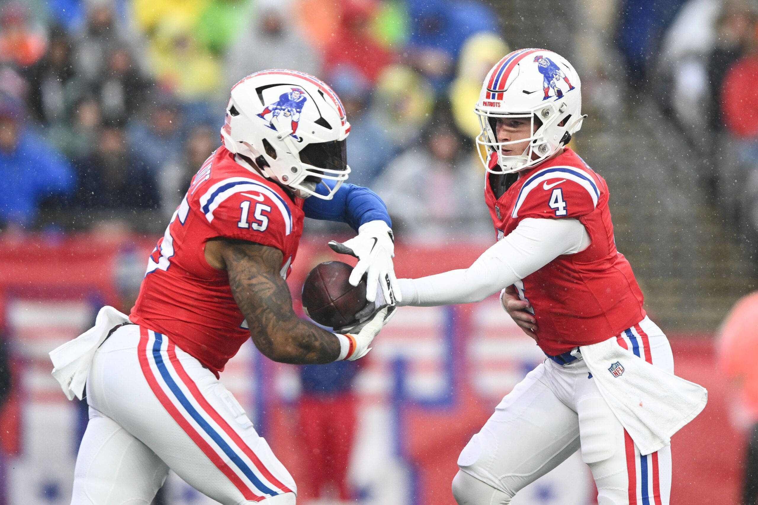 Why Did the Patriots Sign Ezekiel Elliott? RB Now in Starting Role ...
