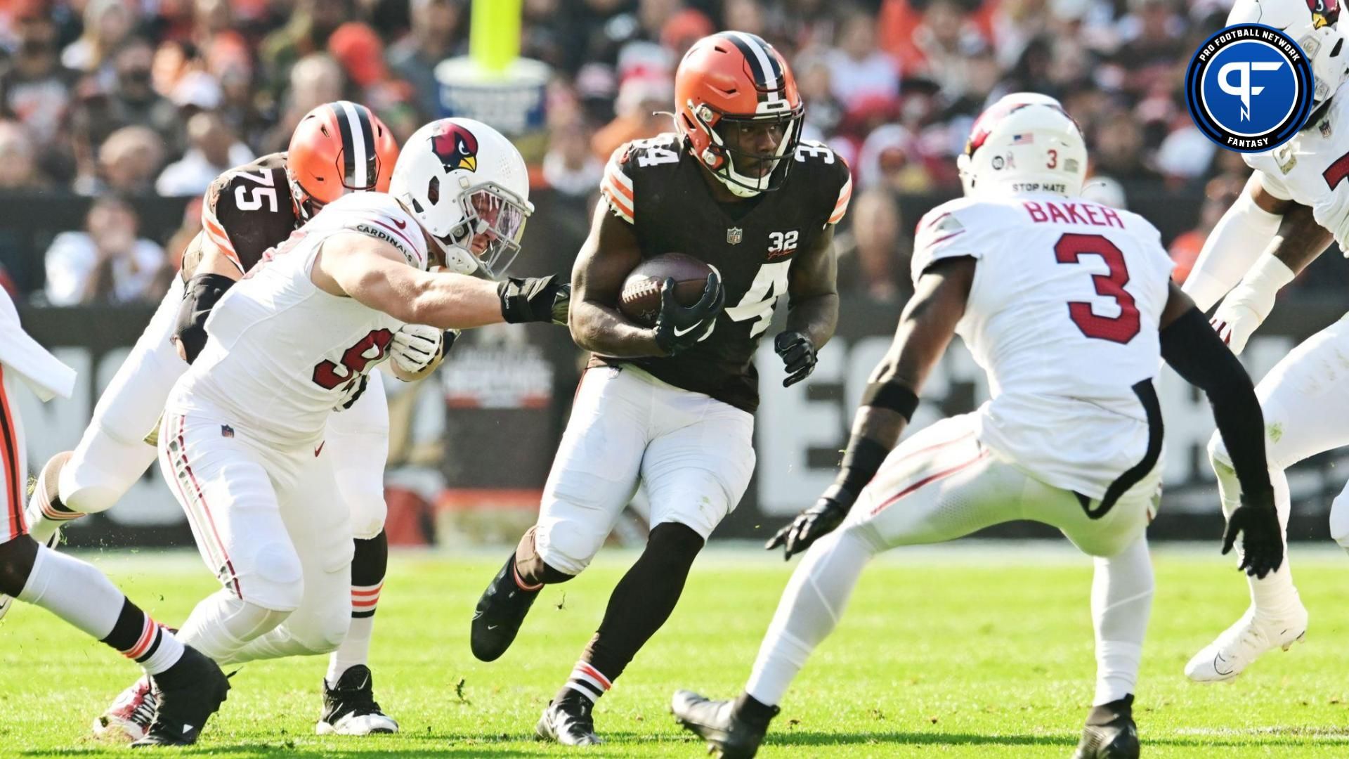 Should You Start Jerome Ford or Kareem Hunt for Fantasy Football Week 15?