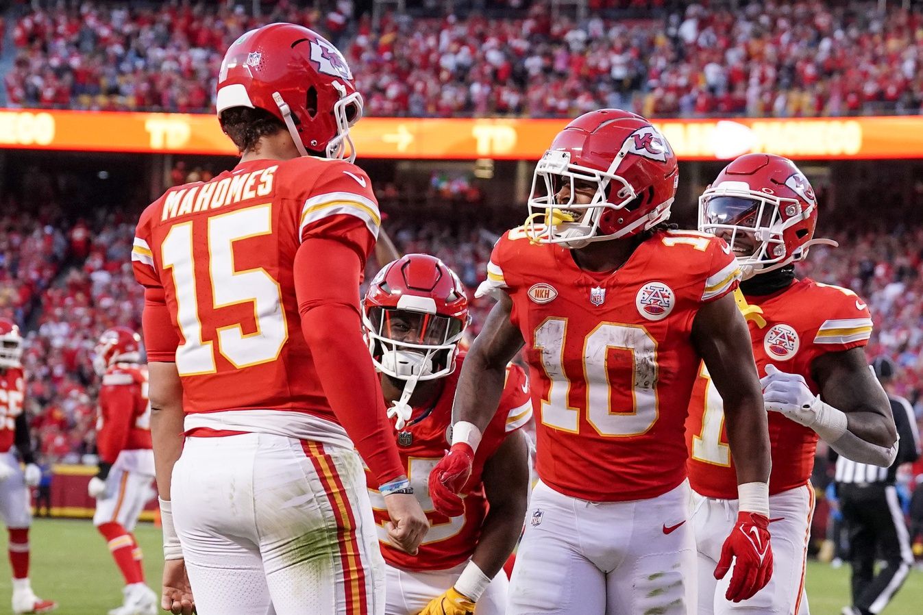 NFL Inactives Today: Raiders at Chiefs Injury Report and Starting ...