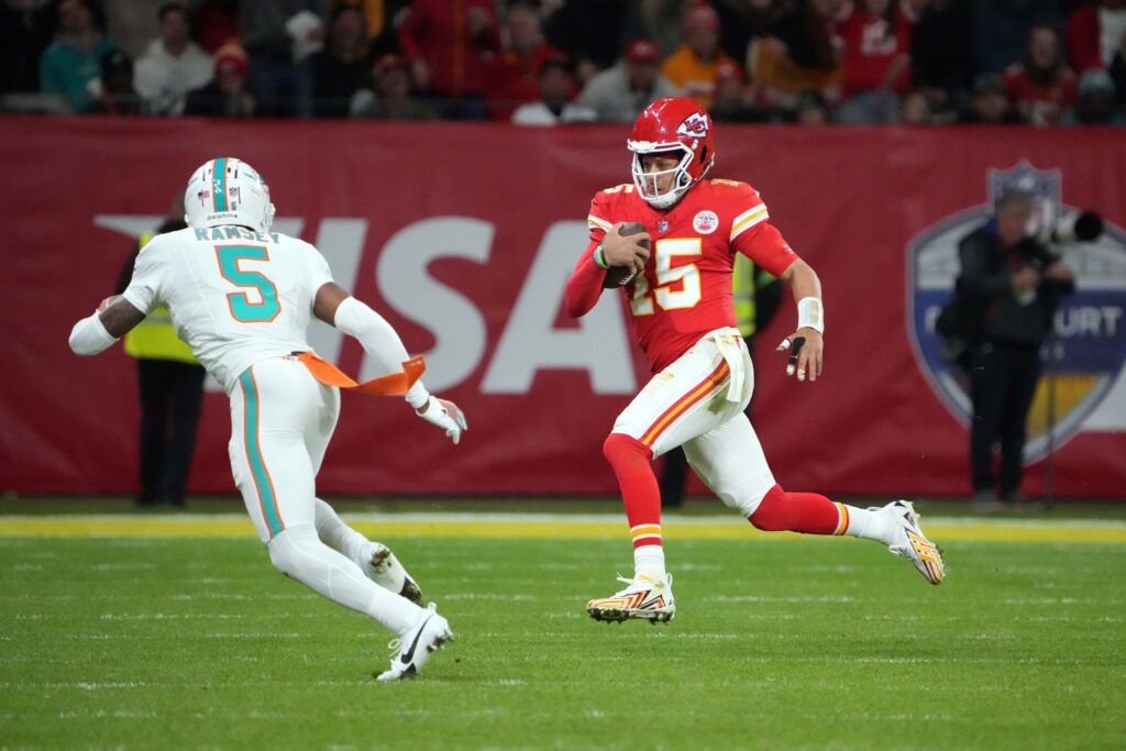 Why Is Dolphins at Chiefs Only on Peacock? Exploring the Streaming ...