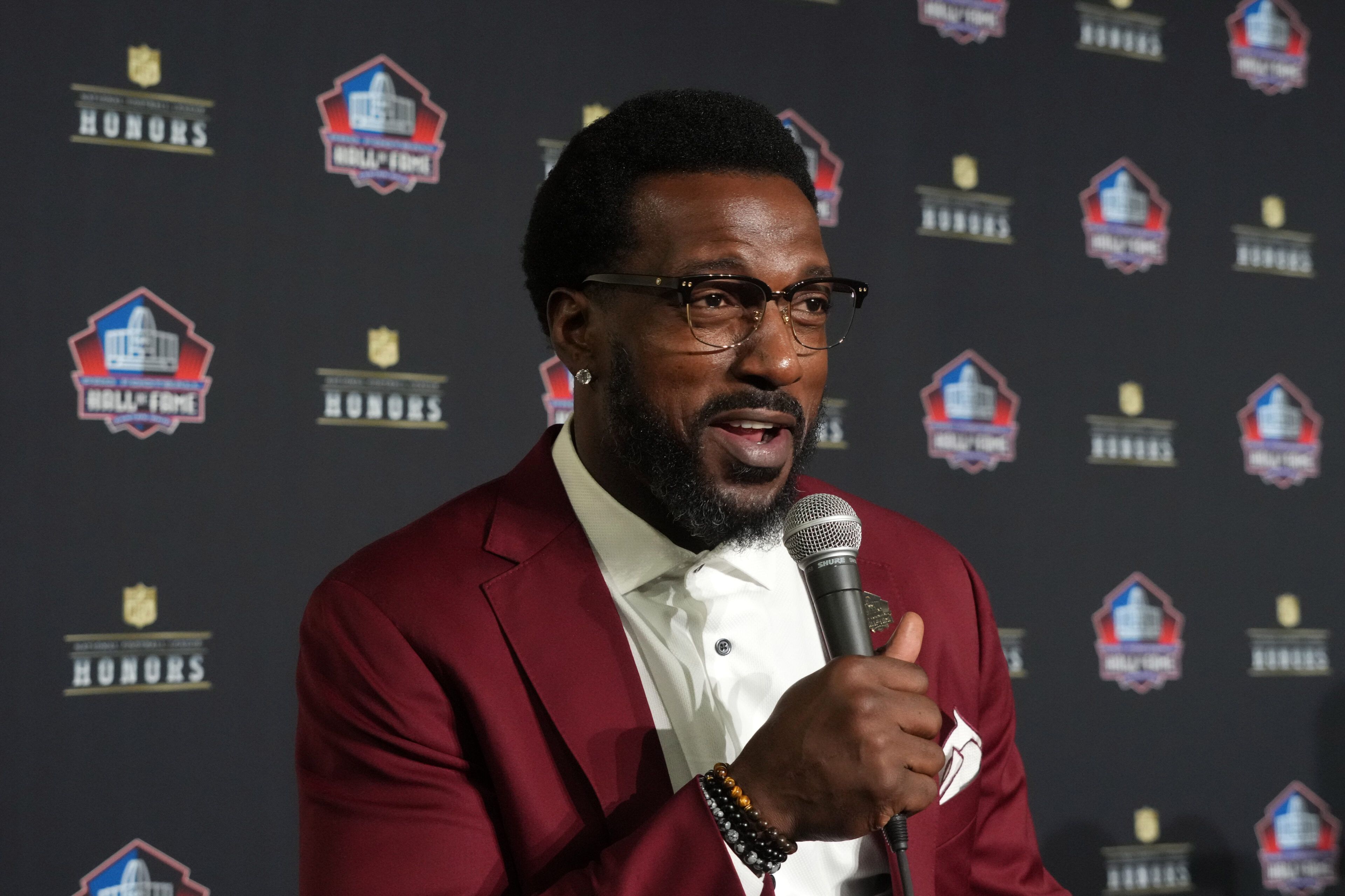 Who's in the 2024 NFL Hall of Fame Class? Julius Peppers, Devin Hester, Andre Johnson, and ...