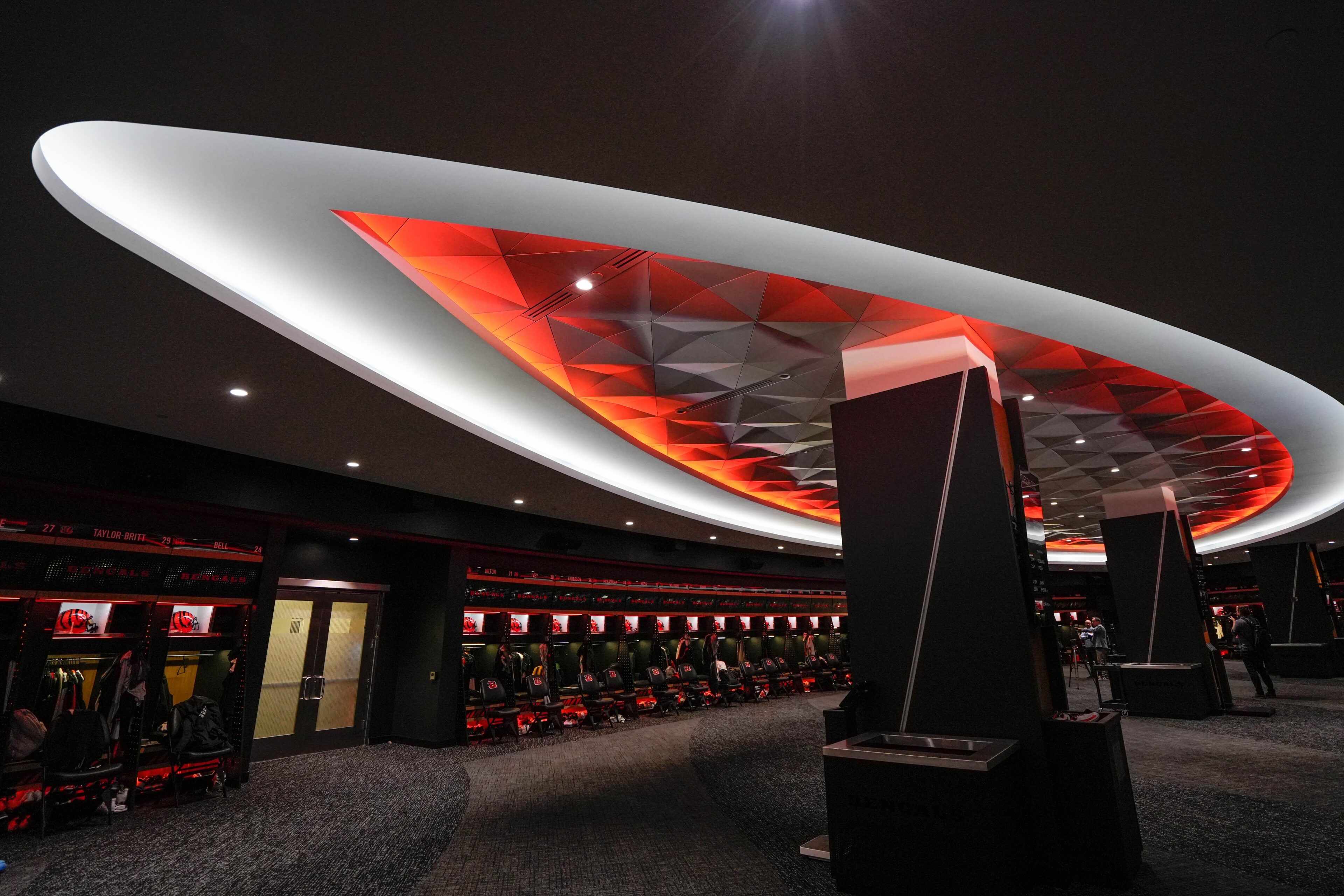 Bengals, Locker Company Connect New Locker Room to Super Bowl Ring Design