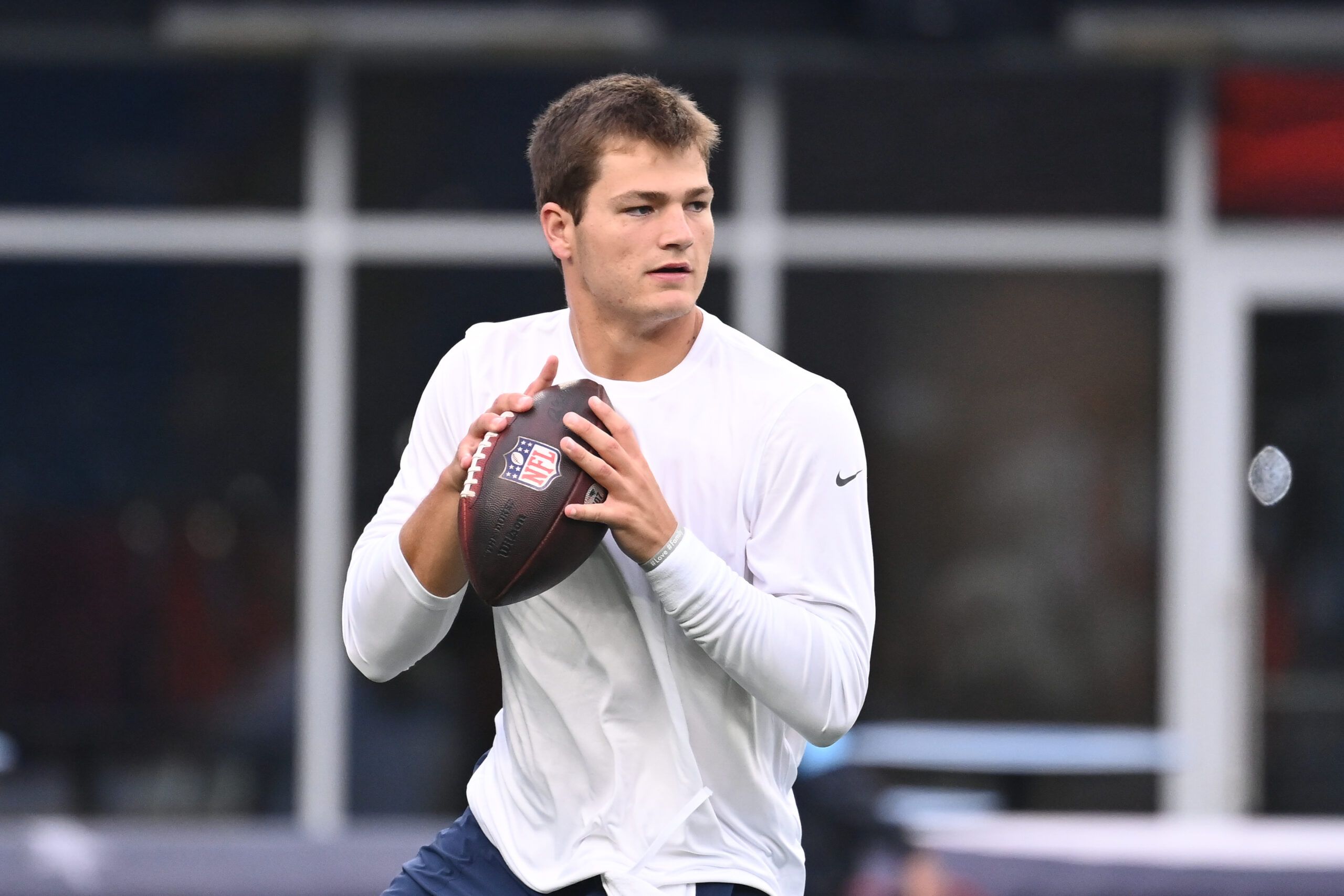 Top Players To Watch in Tonight's Eagles vs. Patriots Preseason Game ...