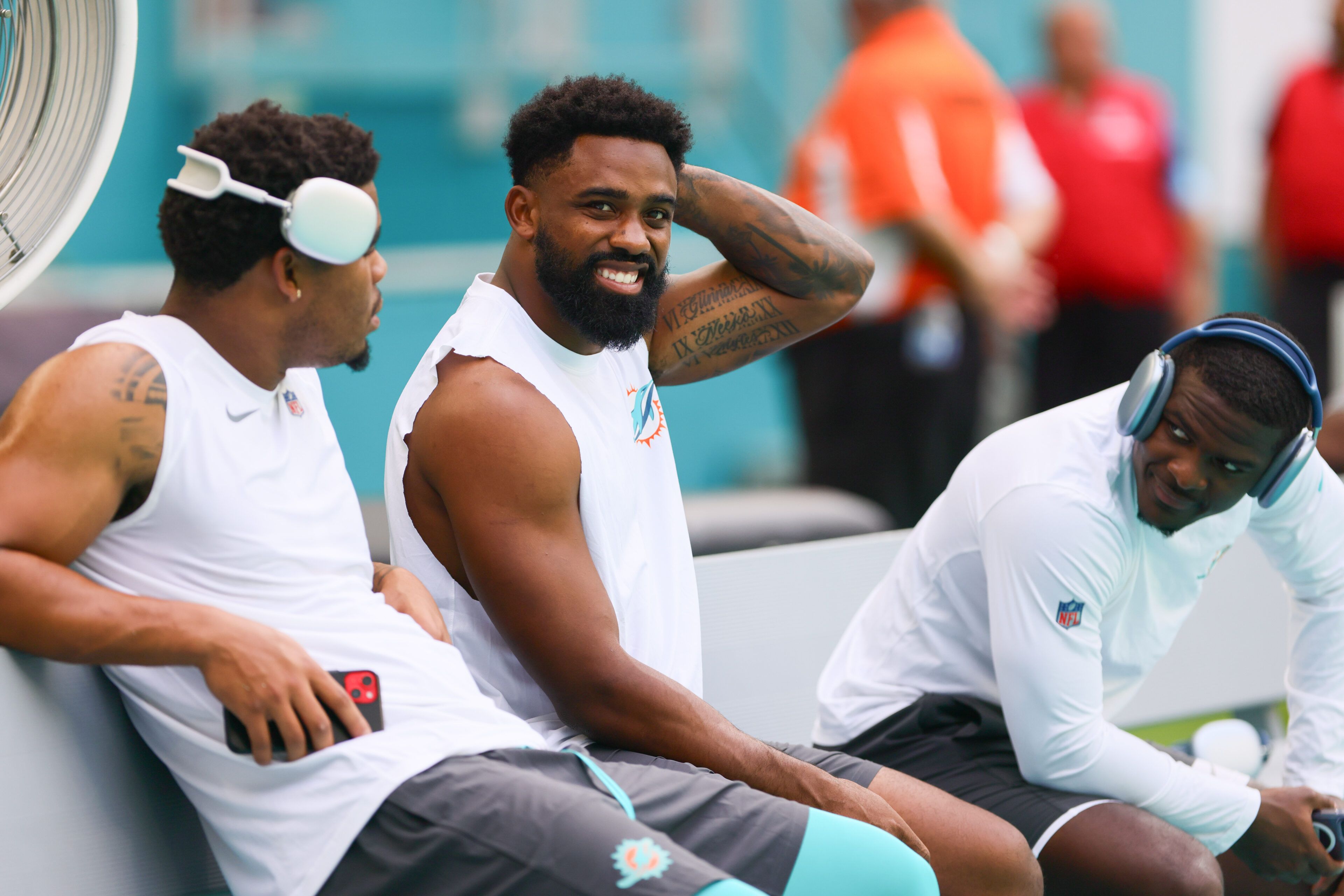 Dolphins RB Depth Chart: Jaylen Wright, Jeff Wilson Jr. Set for Bigger ...