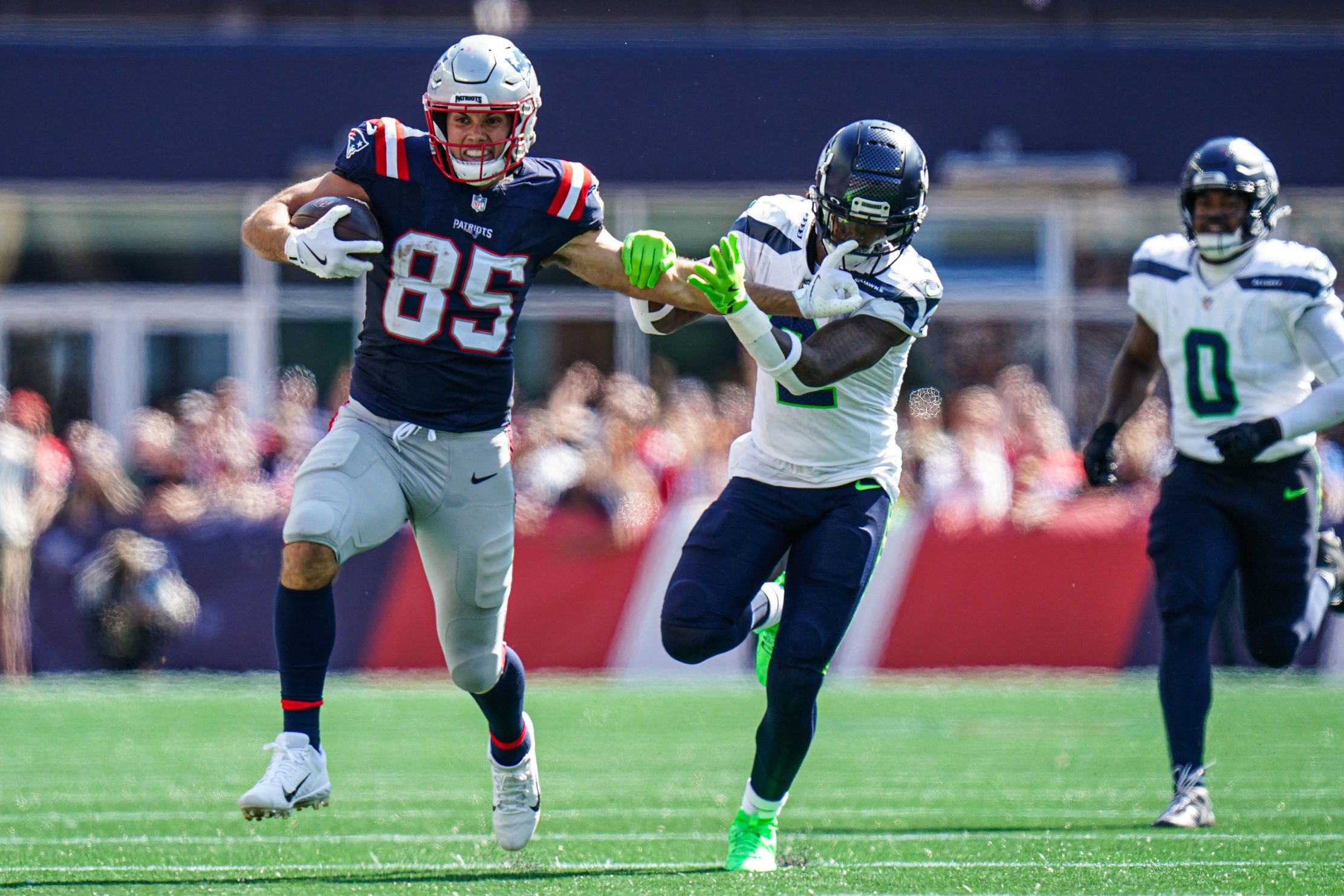 Hunter Henry Injury: Did Patriots Tight End Practice Despite Dealing ...