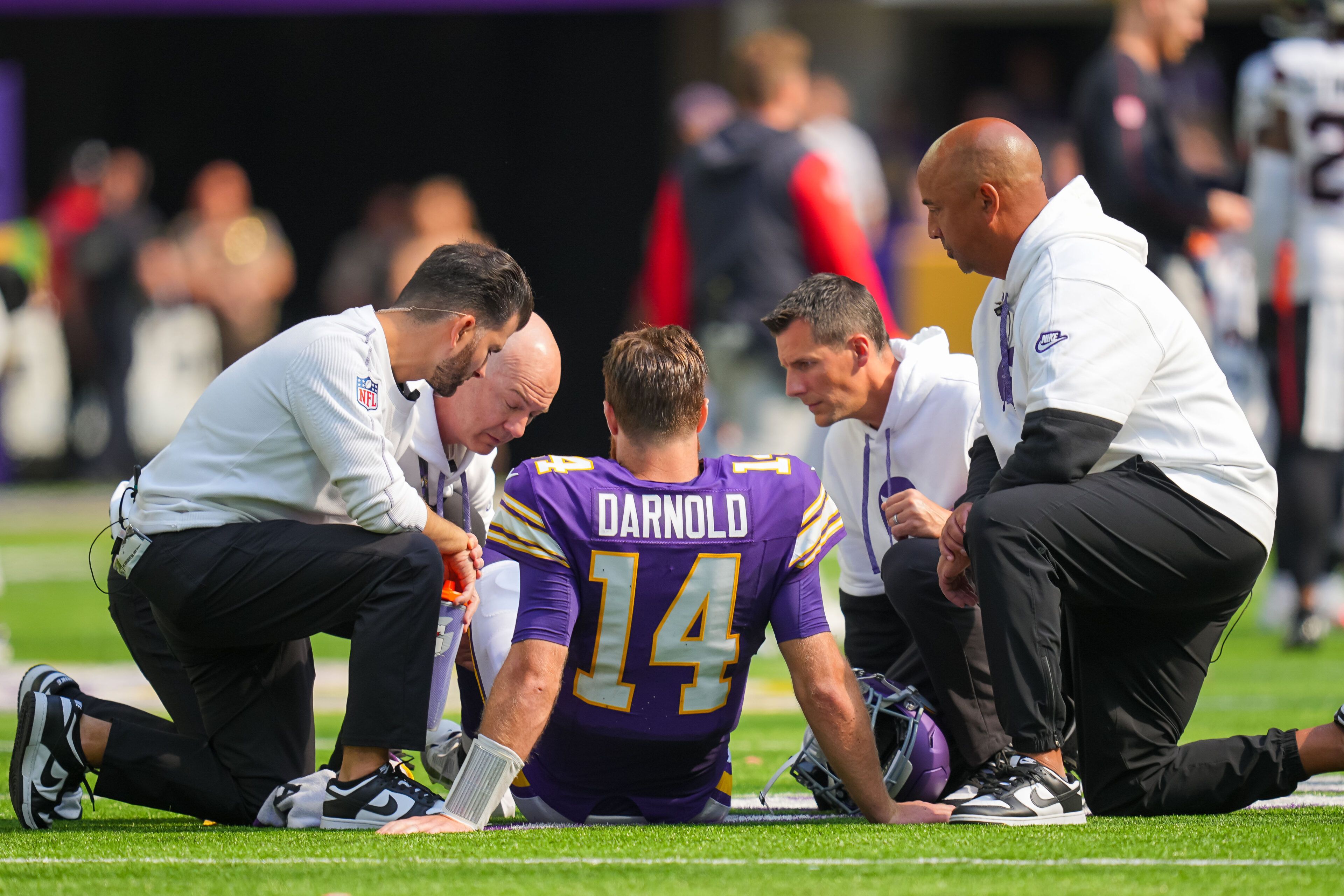 Sam Darnold Injury Update: Vikings QB Finishes Game After Brief Exit vs. Jets in Week 5