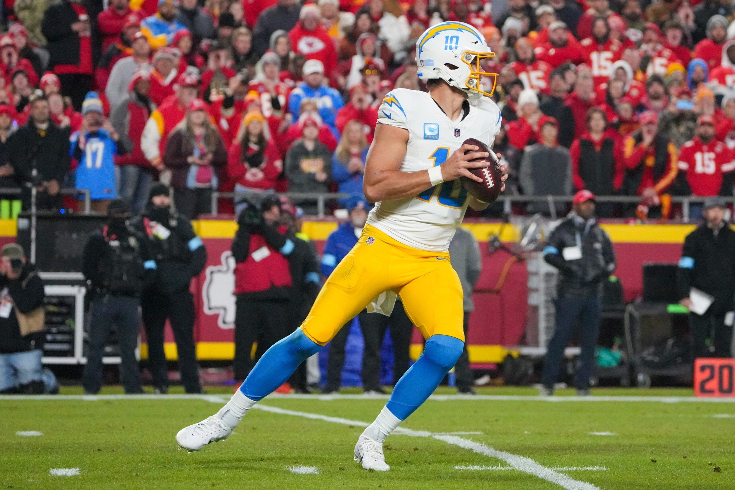Justin Herbert Injury Update: Latest on Chargers QB After Week 14 ...