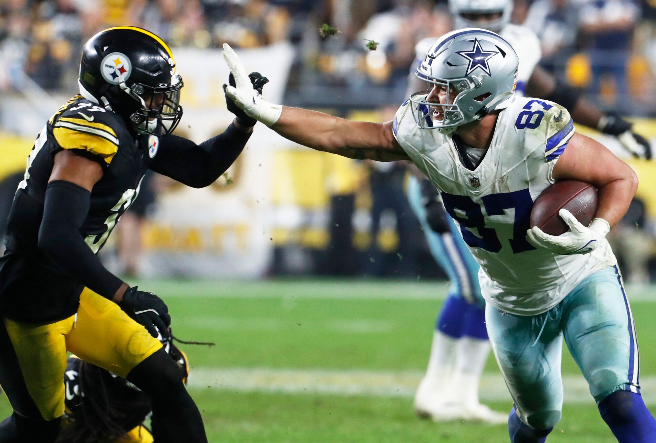 Jake Ferguson Fantasy Hub: Week 17 Injury Update, Start/Sit Advice ...