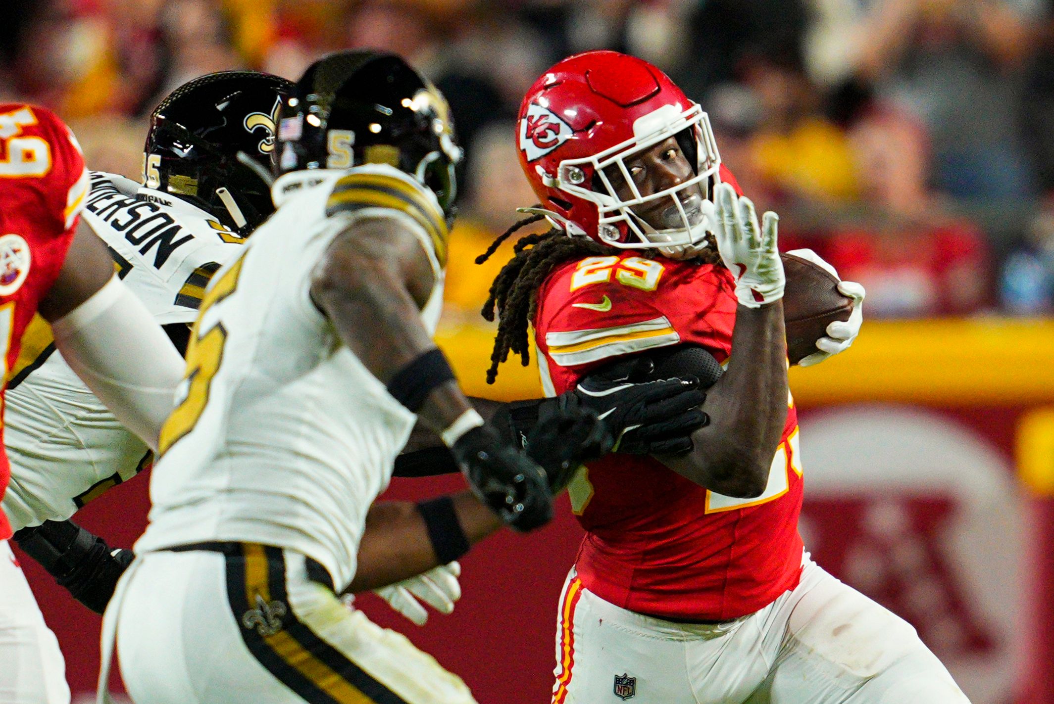 Kareem Hunt Fantasy Hub: Week 14 Injury Update, Start/Sit Advice ...