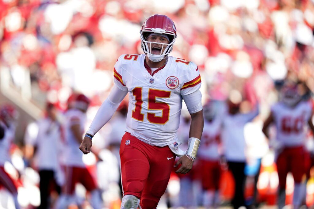 'He’s a Freak With a Dad Bod' - 4X Patriots Super Bowl Champion Lavishes Praise on Patrick Mahomes
