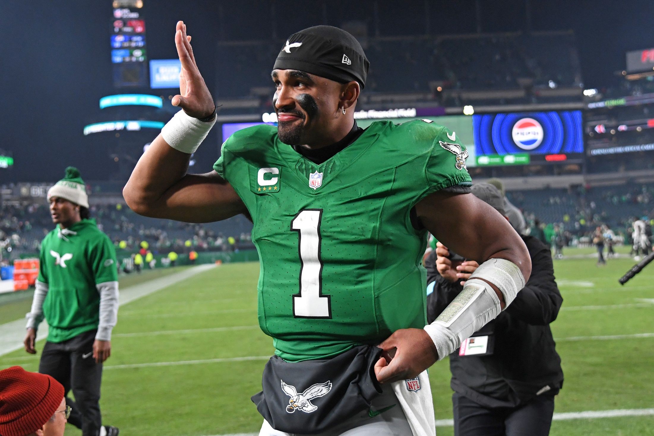 Jayden Daniels vs. Jalen Hurts: What the Numbers Say About TNF's Commanders-Eagles Showdown