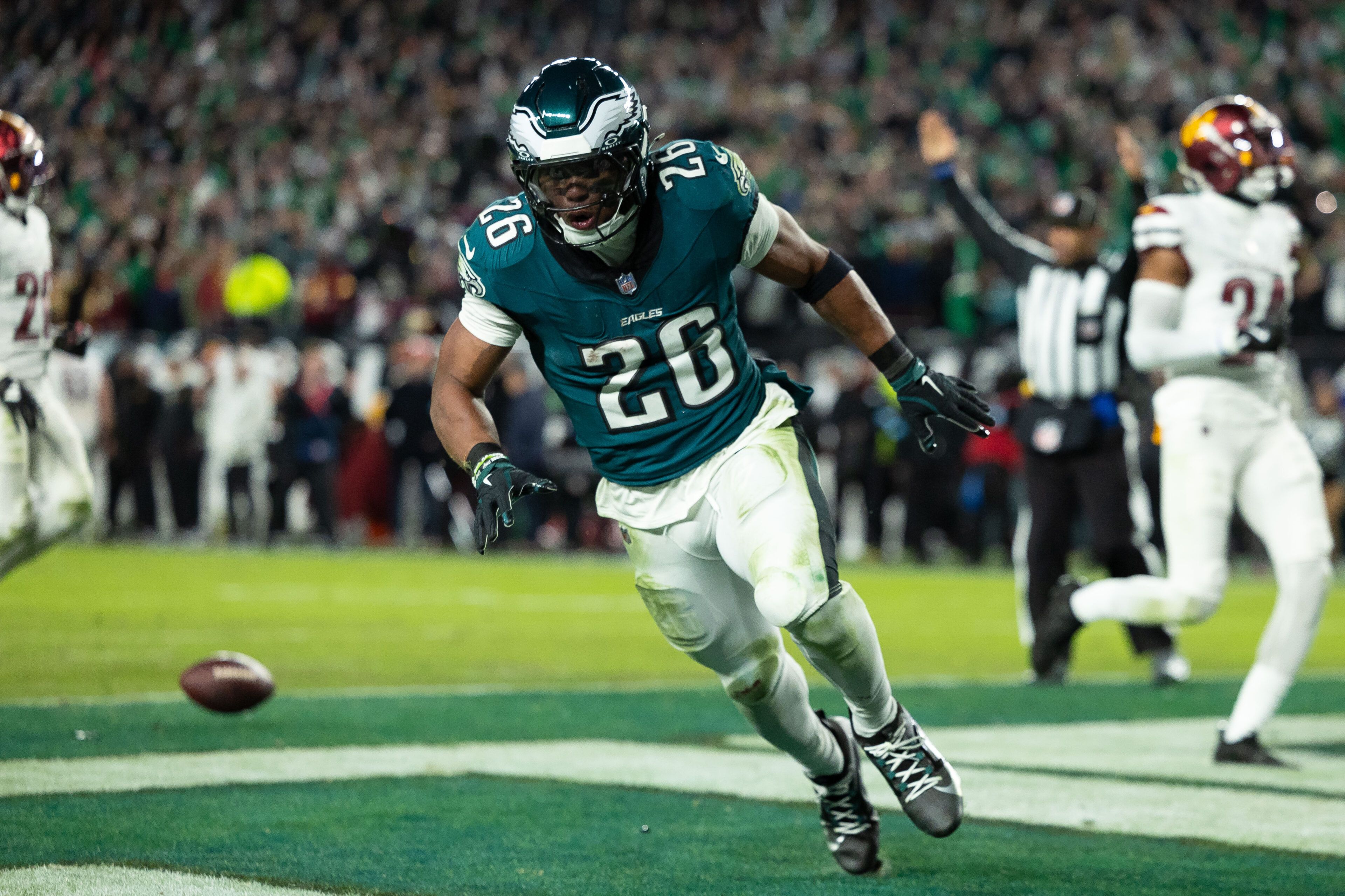 Micah Parsons Throws Shade at Daniel Jones, Giants After Saquon Barkley Leads Eagles to Win vs ...