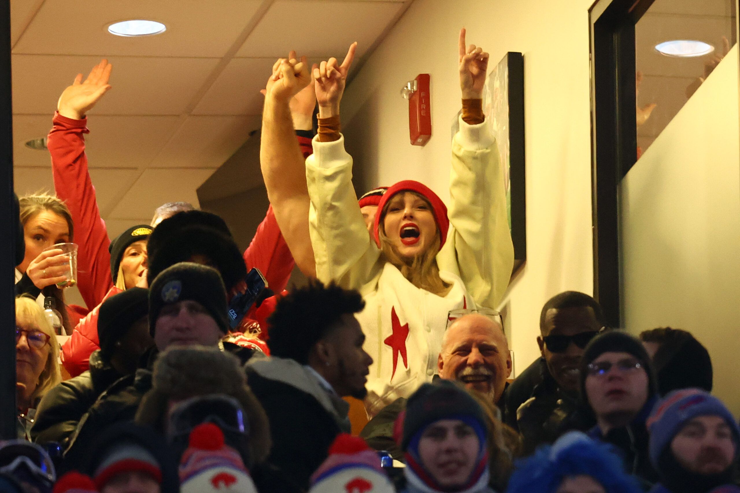 Taylor Swift, Kelce Family 'Shocked' by 'Complete Ruthlessness' of ...