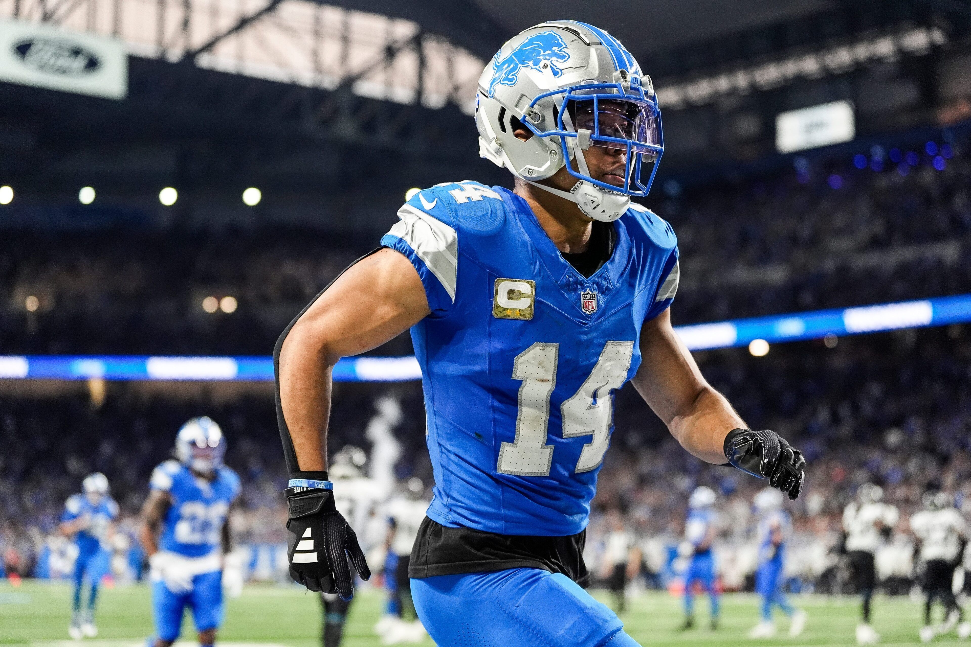 Vikings vs. Lions Start-Sit and DFS Advice for Sam Darnold, Jared Goff ...