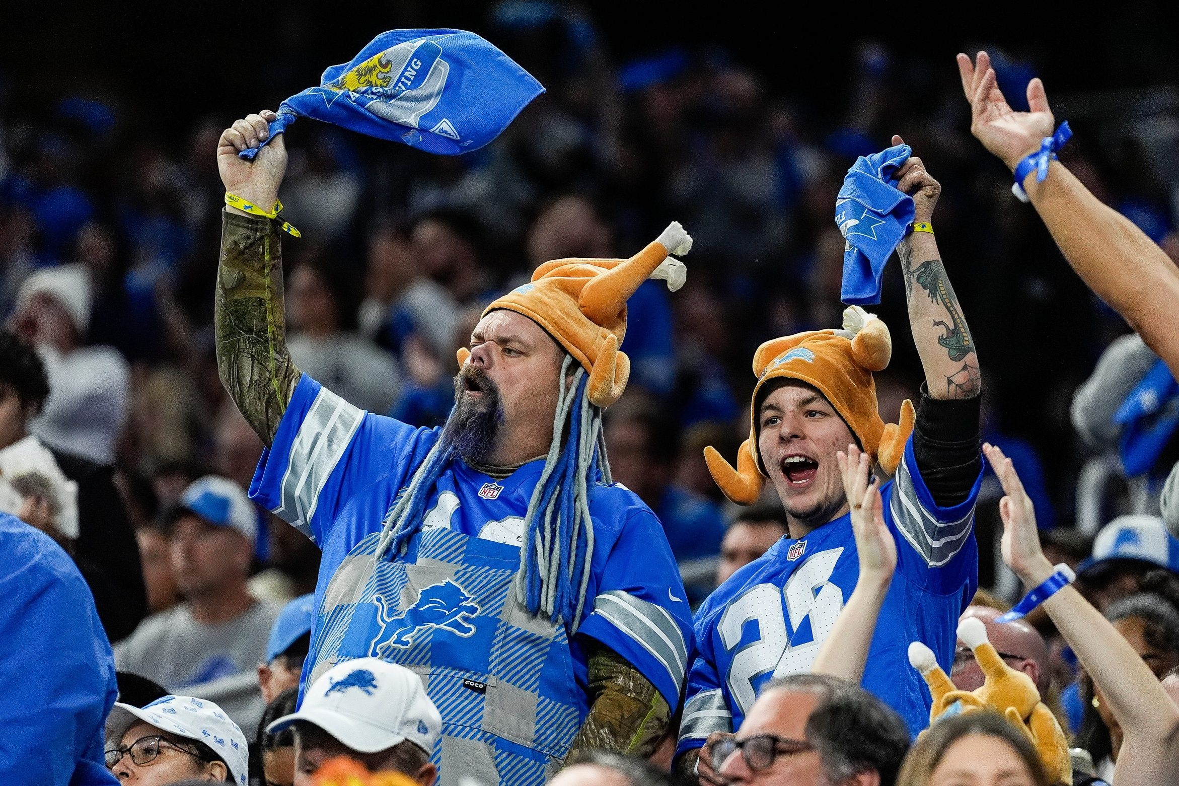 NFL Fans Praise Mike Phillips for Emotional, Powerful Rendition of the ...