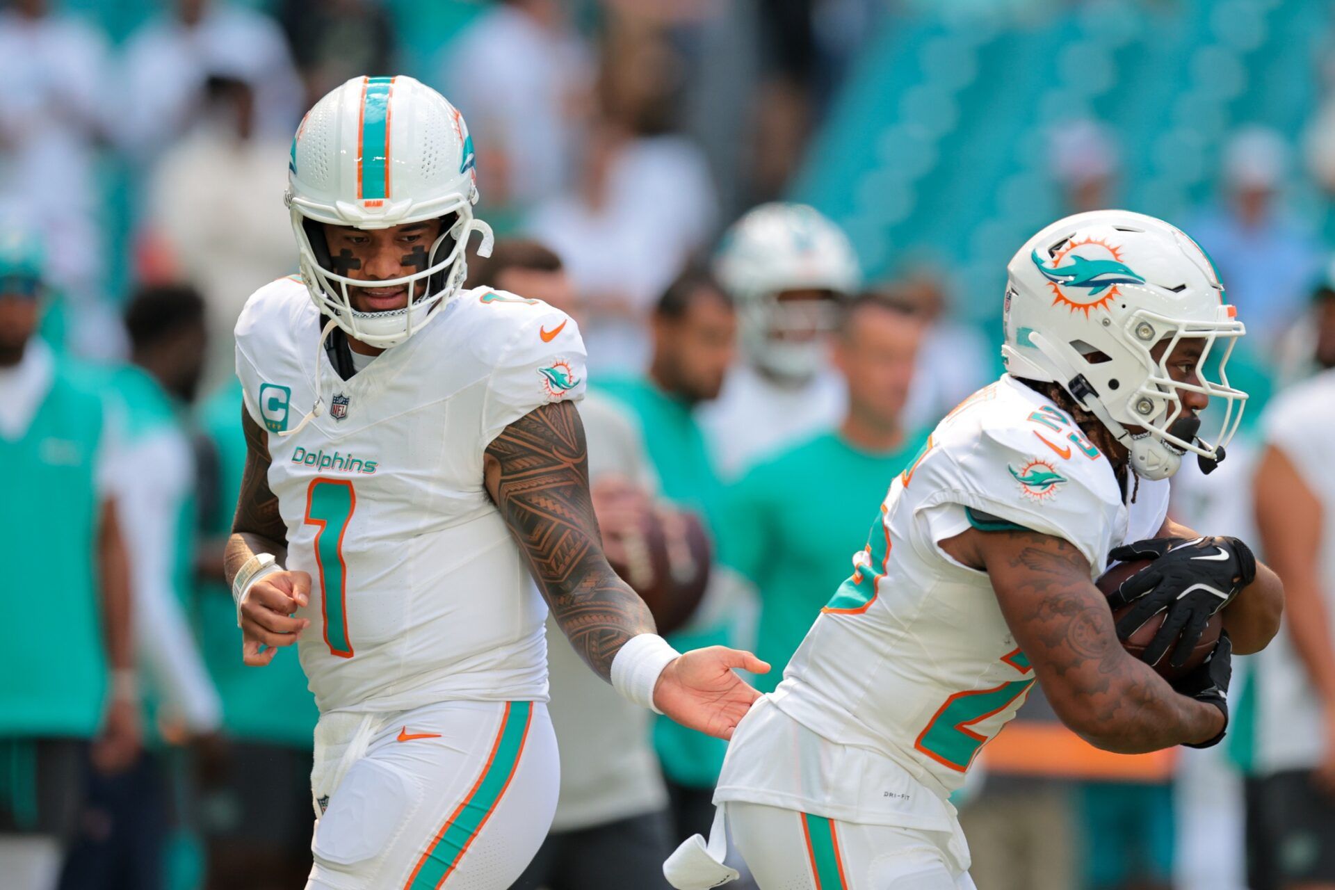 ‘What an Absolutely Surgical Drive’ – Dolphins Fans Laud Tua Tagovailoa’s Heroics in 32–26 Win ...
