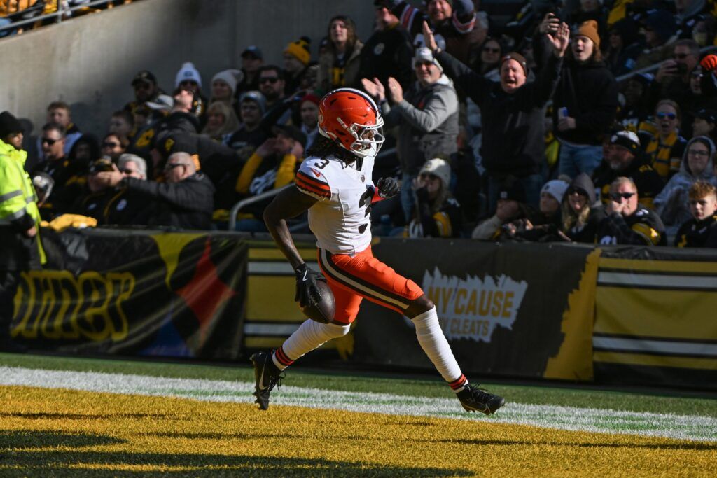 Travis Kelce’s Ex Kayla Nicole Shares 4-Word Reaction to Jets Passing ...
