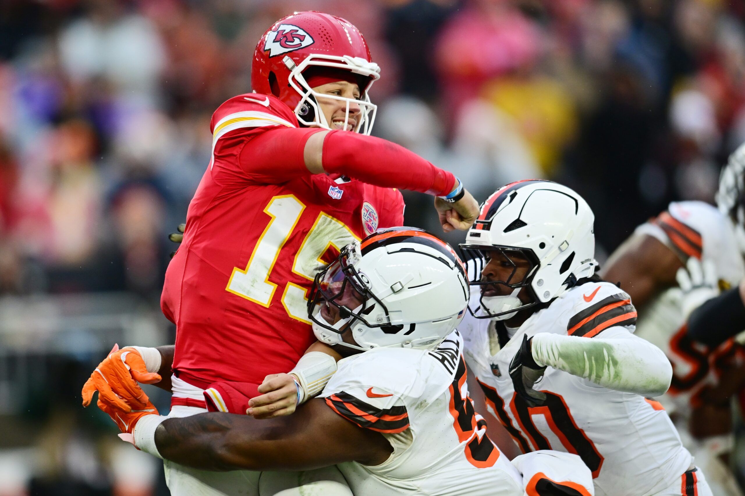 Is Patrick Mahomes Playing Today? Latest Injury Update for the Chiefs ...