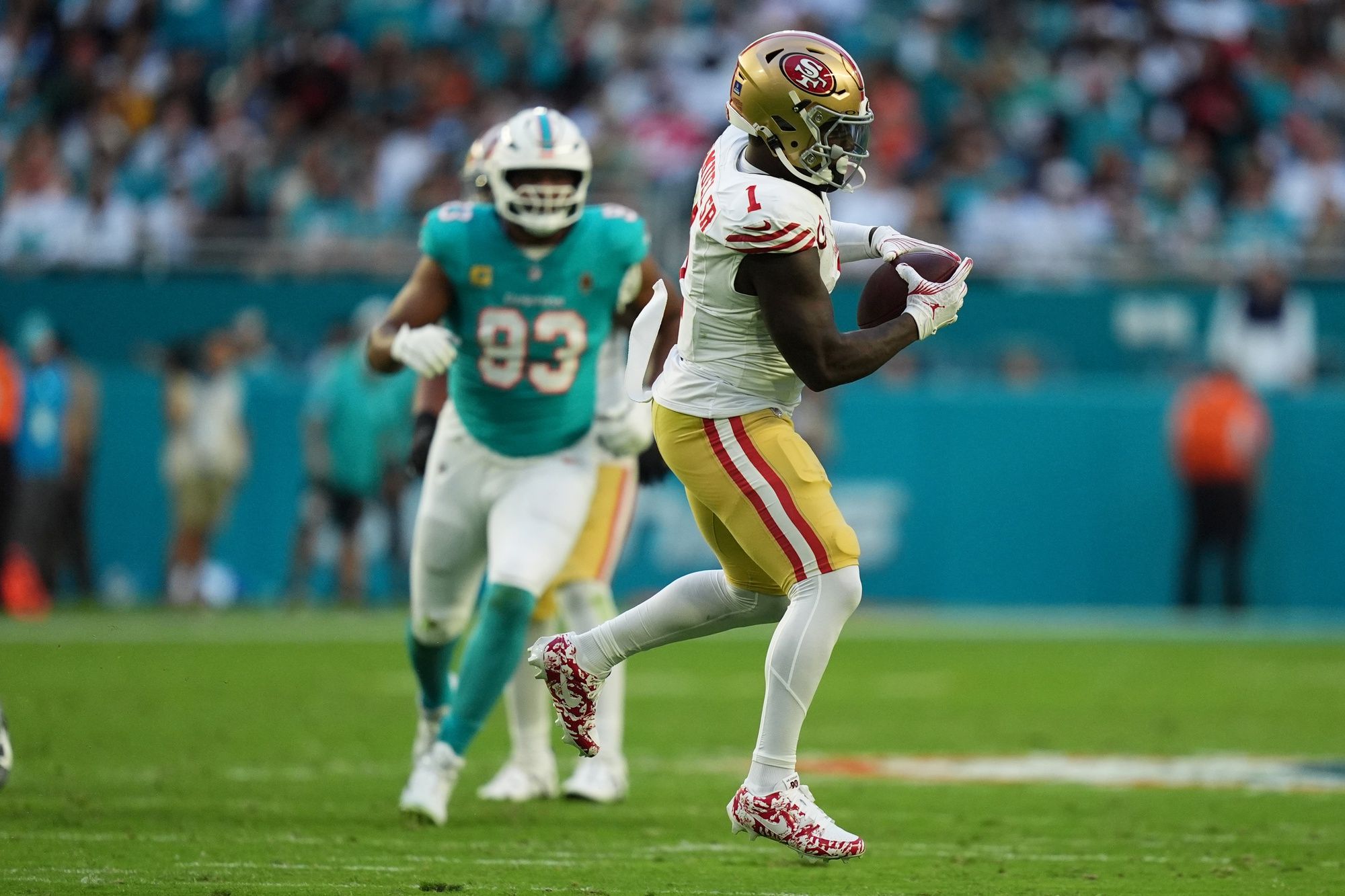 Deebo Samuel Sr. Injury Update: Latest on 49ers WR After Exiting Game ...