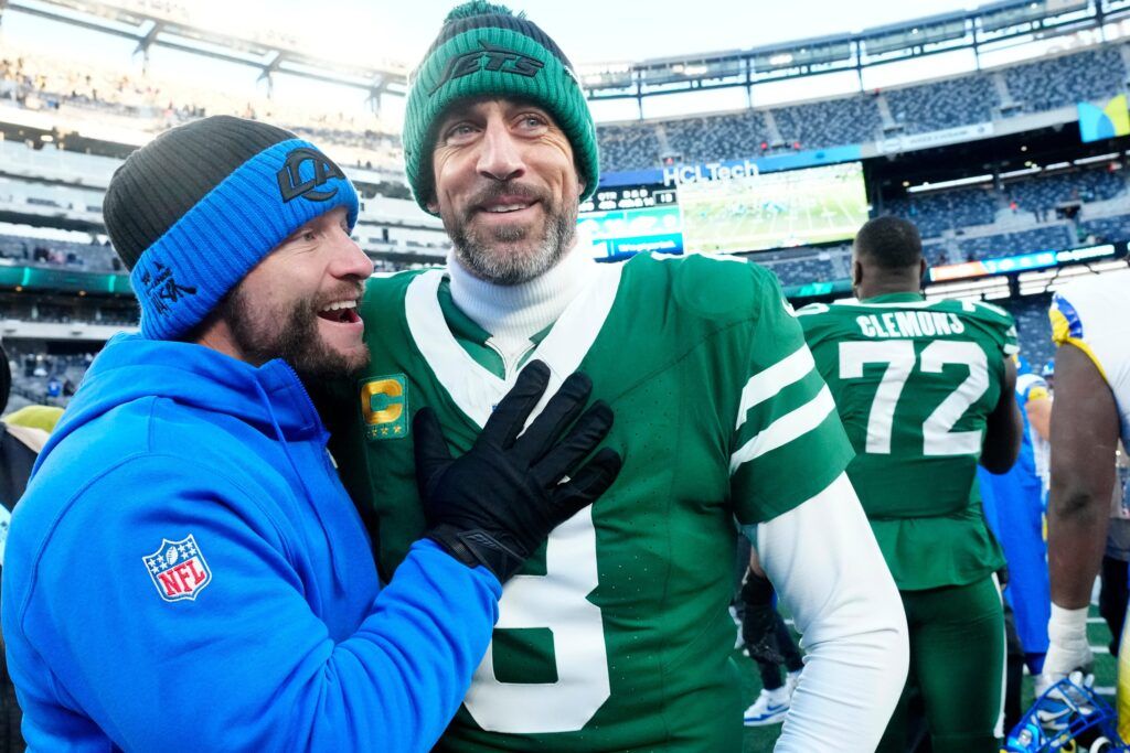Aaron Rodgers Ignites Titans Trade Rumors: Legendary QB Smiles While ...