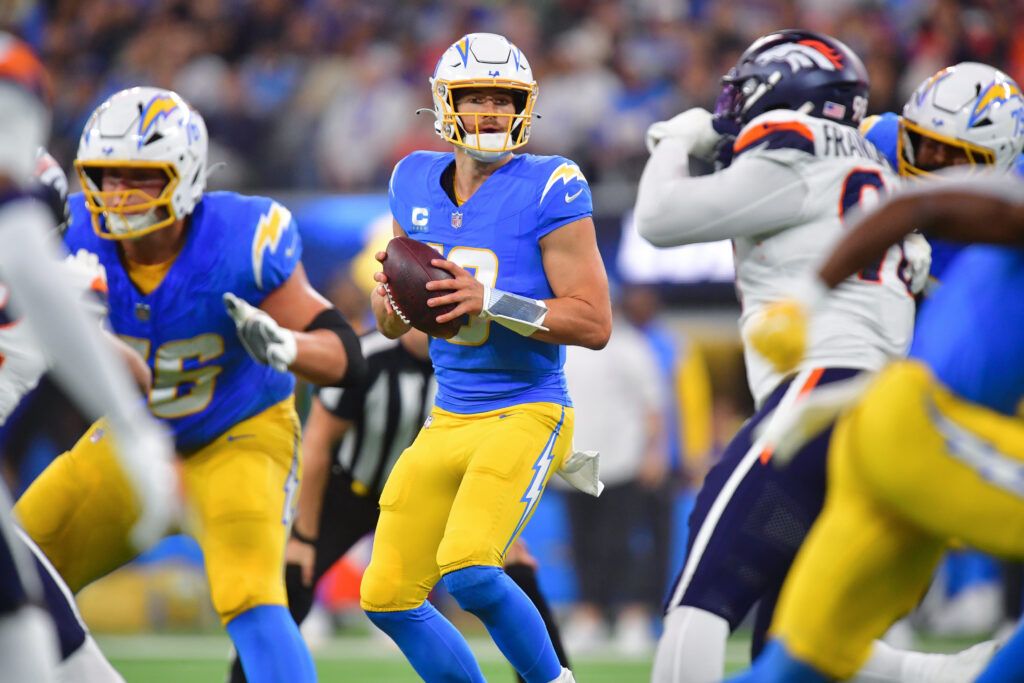 Are There Any NFL Games Today? Week 17's Saturday Triple-Header ...