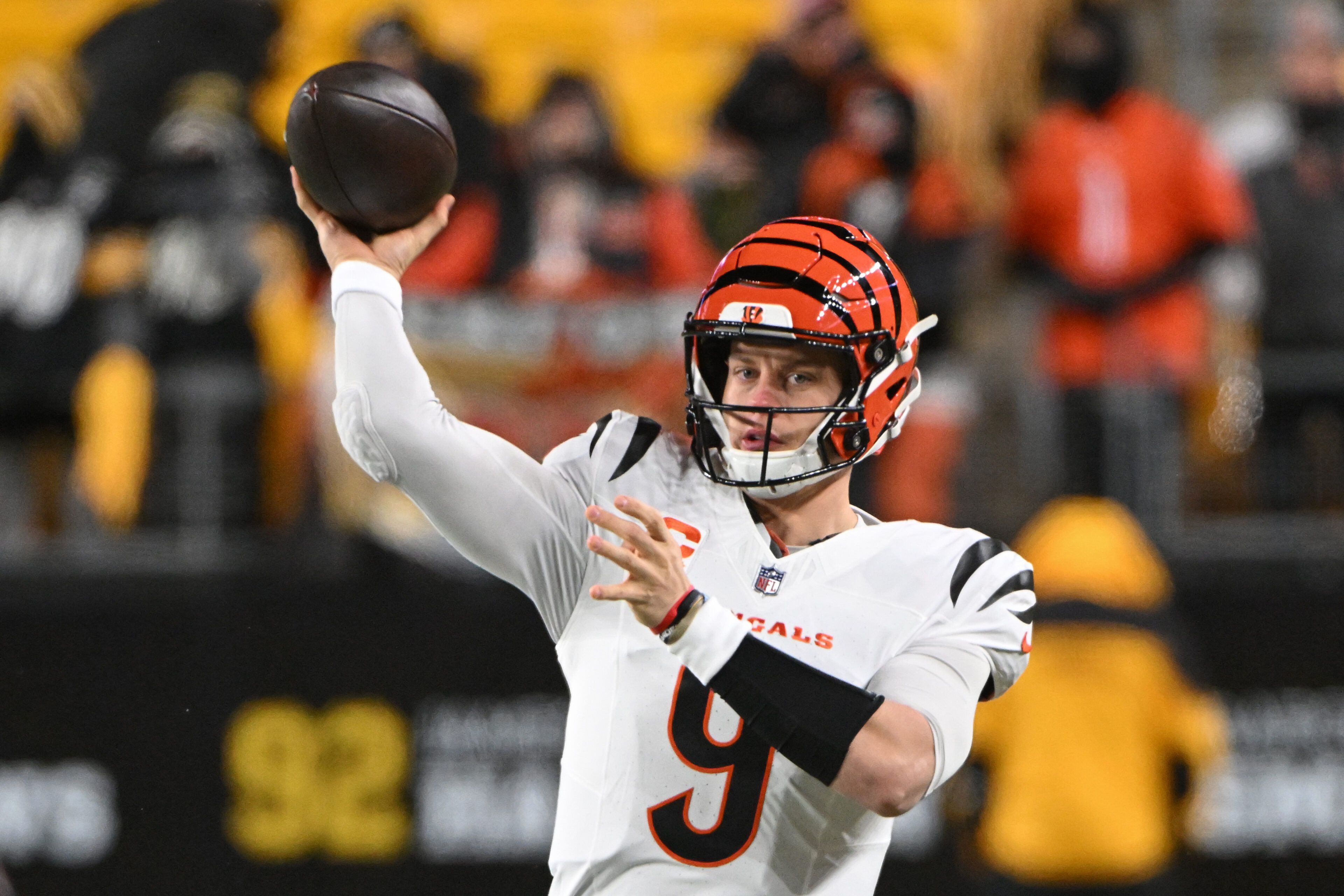 Joe Burrow Injury Update: Latest on Bengals QB After Exiting Game vs ...