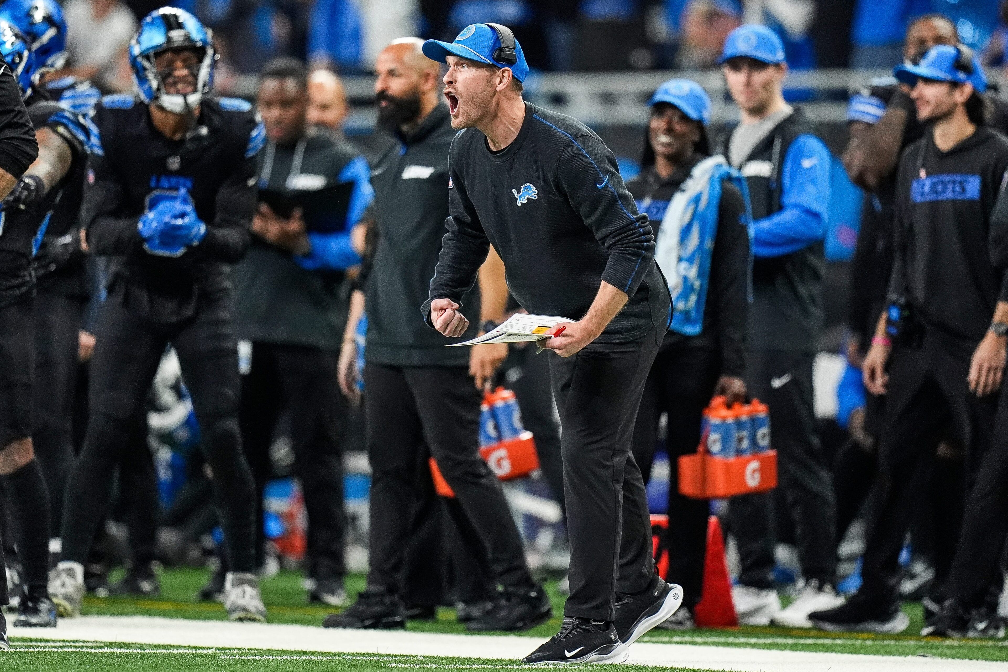 Raiders Insider Predicts Who Will Land Coaching Job With Tom Brady’s ...