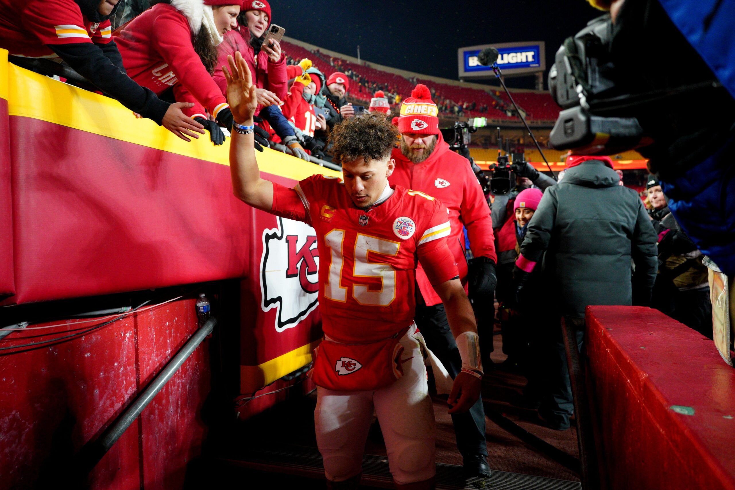 Patrick Mahomes Admits To Flopping With 6-Word Response, Addresses ...