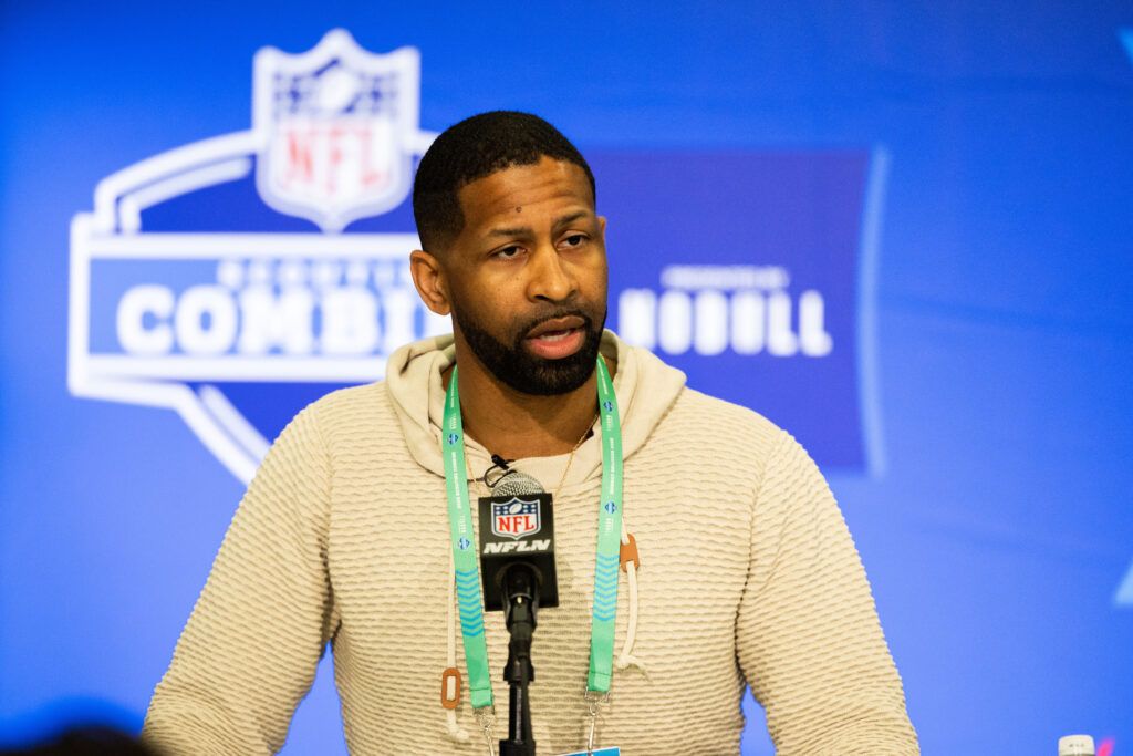 Browns GM Offers Blunt Take on Myles Garrett’s Trade Market, Makes ...