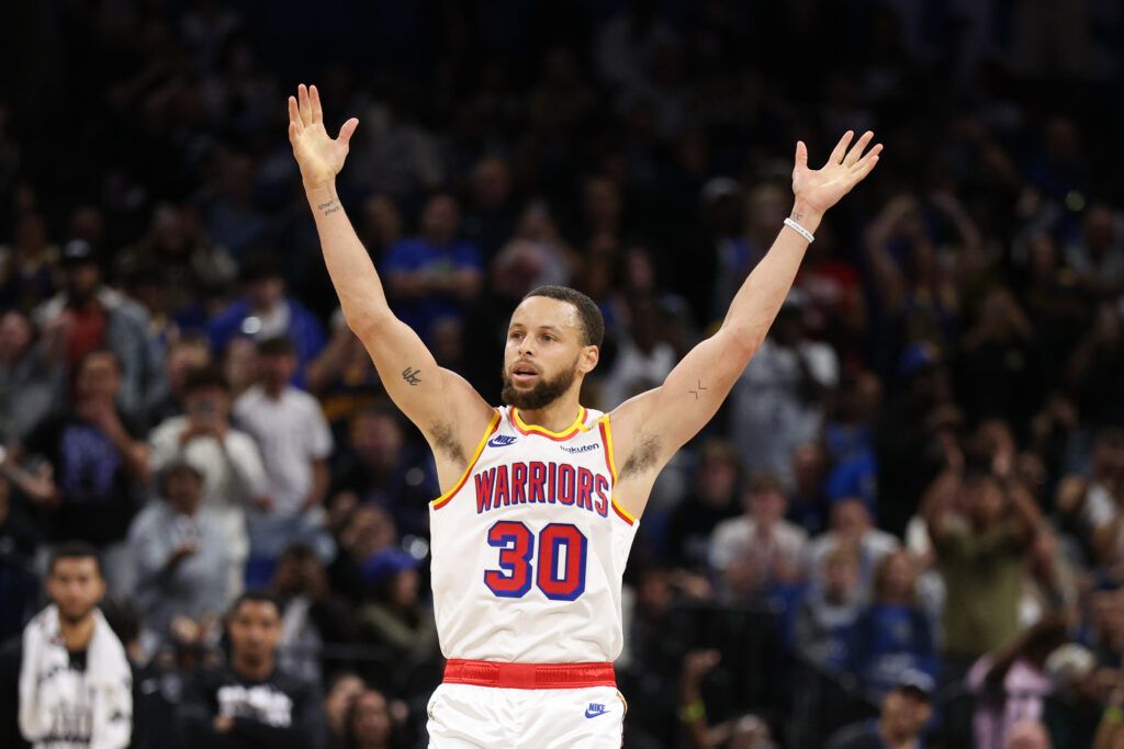 'Greatest Of All-Time' -- NBA World Reacts to Stephen Curry's Jaw ...