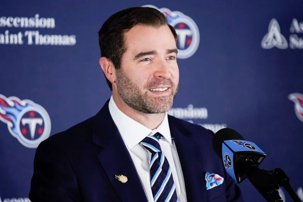 WATCH: Titans QB Coach Bo Hardegree Spotted in Private Huddle With Top ...