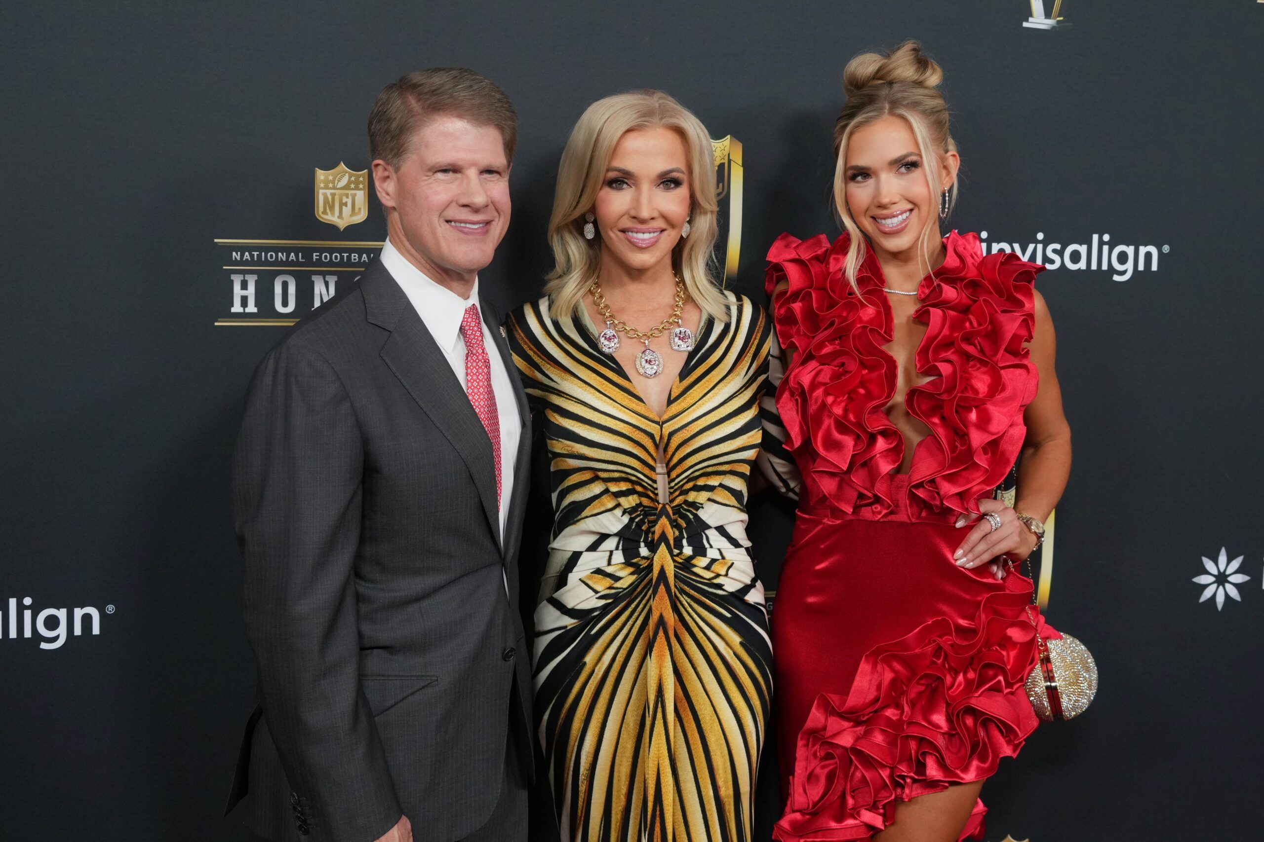 Chiefs Heiress Gracie Hunt Shows Off Stunning Looks in Contrasting ...